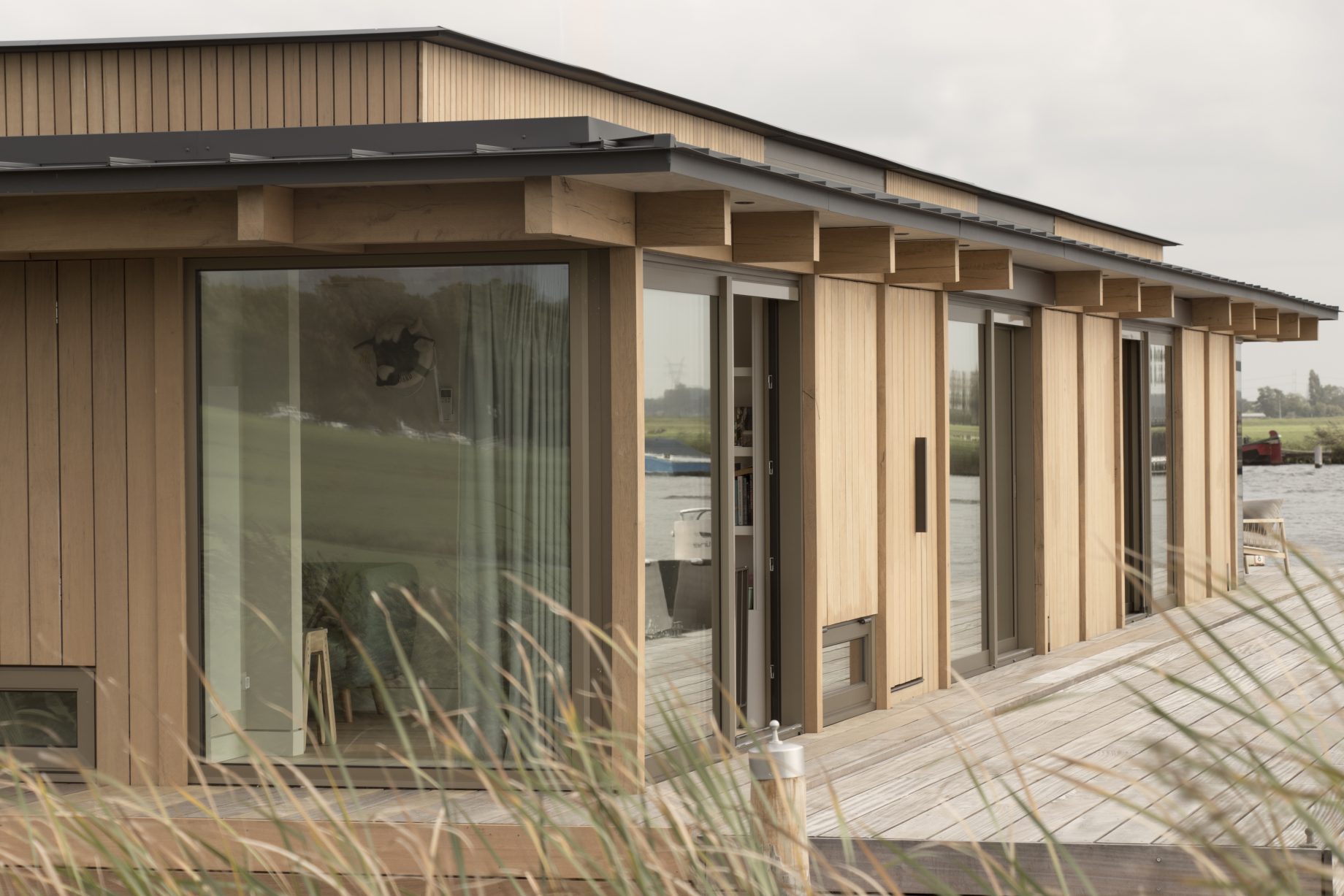 Woonark Leedezicht - VLOT Woonboot van het Jaar-verkiezing